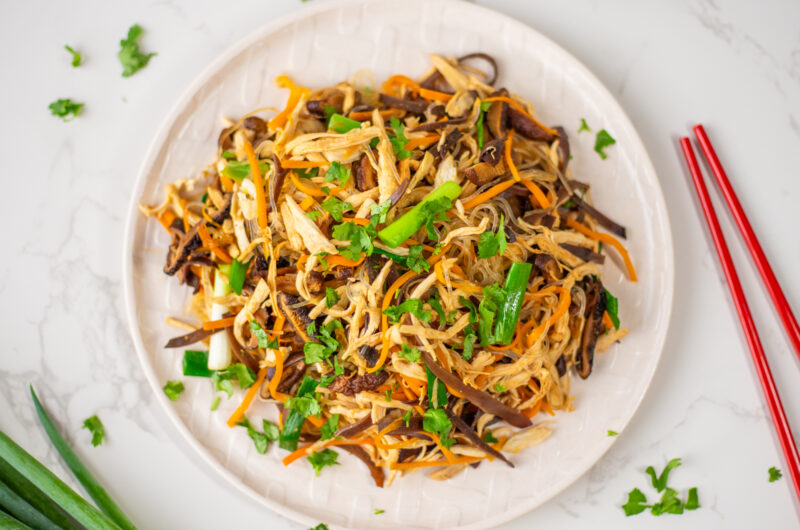 Miến xào gà • Vietnamese stir-fried glass noodles with chicken – MM Bon ...